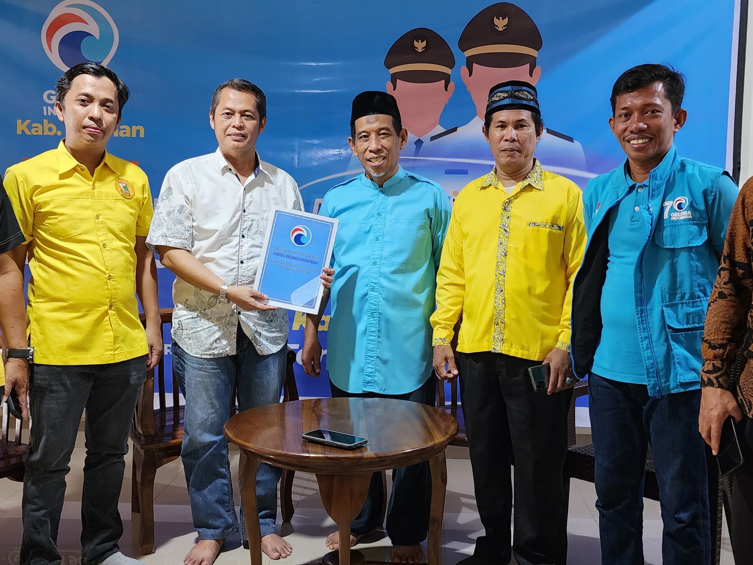 Samsul Mahmud Pendaftar Pertama di Gelora - Editorial9.com