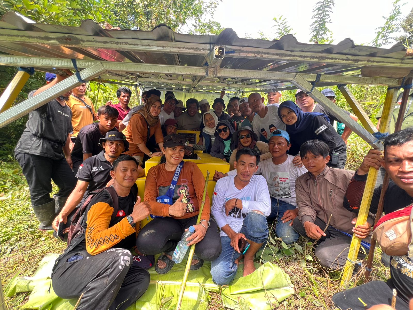 Minggu Tenang Pilkada 2024, Sutinah Ziarah ke Makam Punggawa Malolo ...