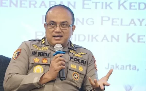 Irjen Pol Adi Deriyan Resmi Jabat Kapolda Sulbar, Gantikan Irjen Pol ...